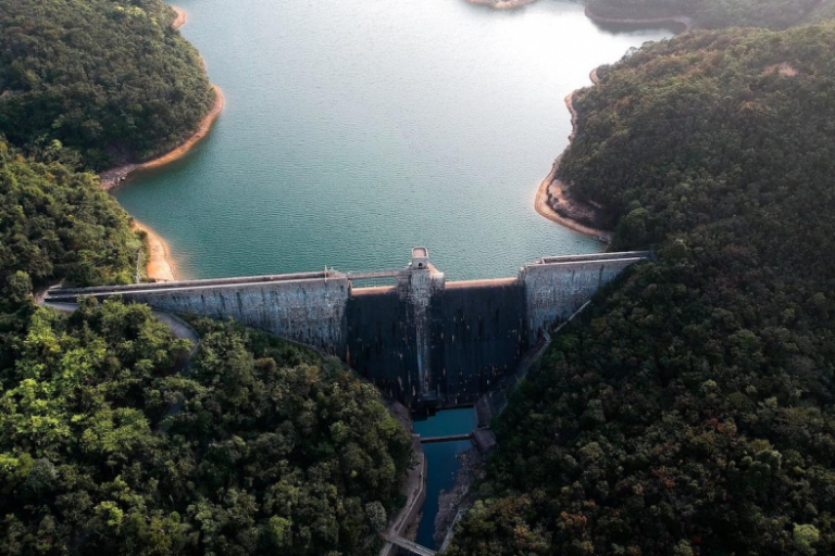 WAAROM WORDEN IN HEEL DE EU ZOVEEL STUWDAMMEN EN BARRIERES VERWIJDERD ...